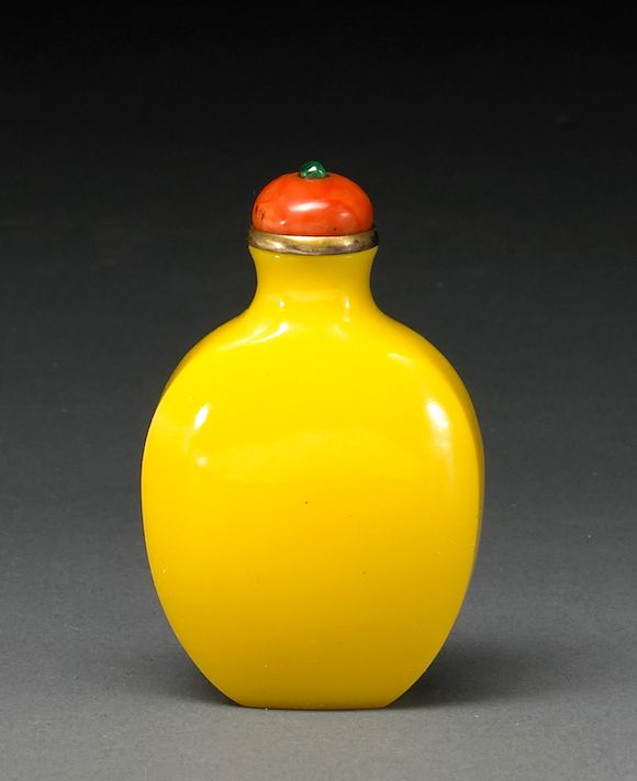 Bonhams : A yellow glass snuff bottle 19th Century