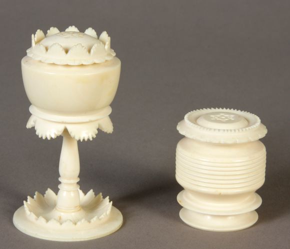 Bonhams : Three sets of ivory salt and pepper shakers, Indian