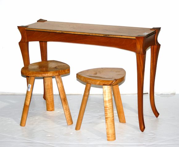 Bonhams : A pair of Craftsman style hardwood stools and a side table