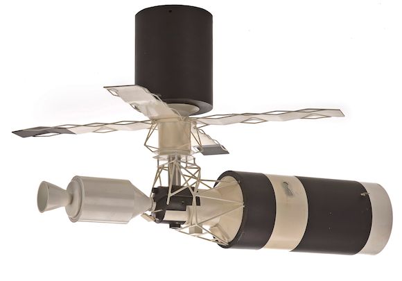 Bonhams : LARGE SKYLAB MODEL DESIGNED FOR THE ASTRONAUT SIMULATOR.