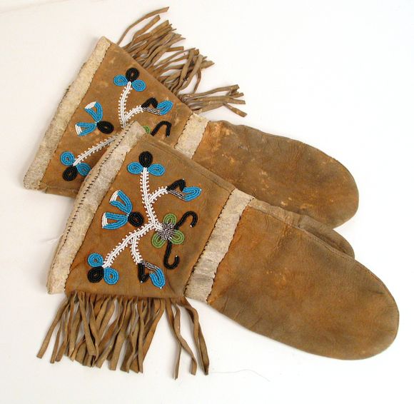 Bonhams : A pair of Cree beaded mittens