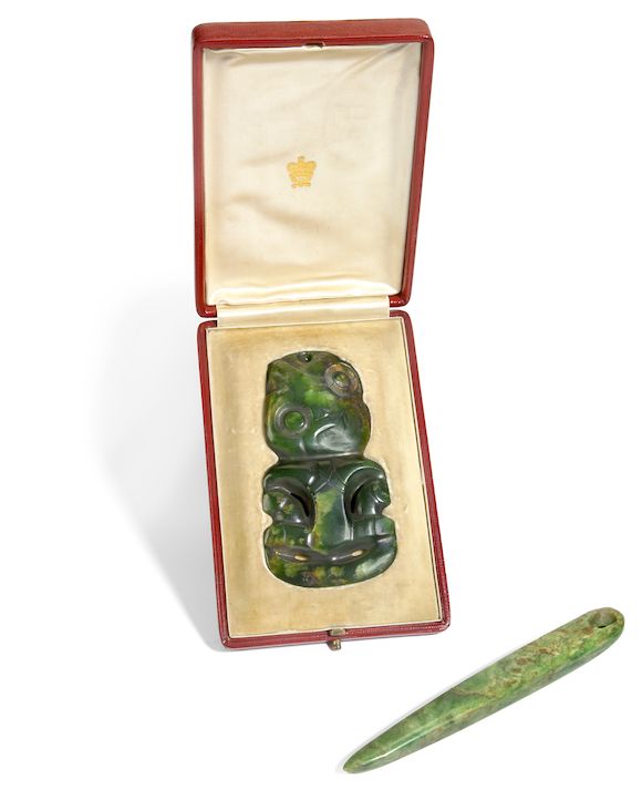 Bonhams : A Maori nephrite neck pendent, hei tiki, together with a ...