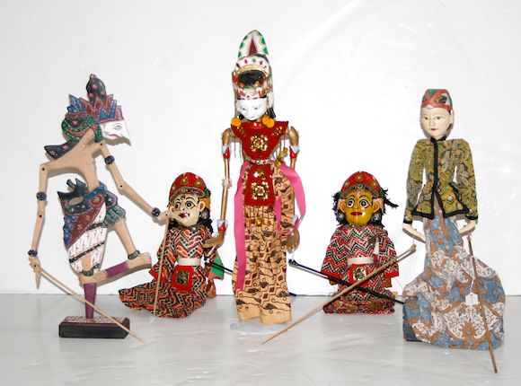 Bonhams : A group of Southeast Asian puppets[21]