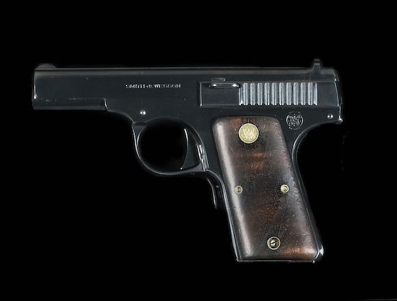 Bonhams : A Rare Smith & Wesson .32 semi-automatic pistol