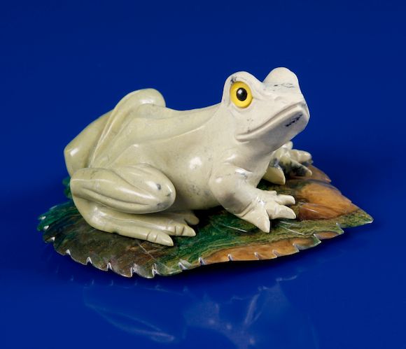 Bonhams : Carved Serpentine Frog and a Verdite Leaf