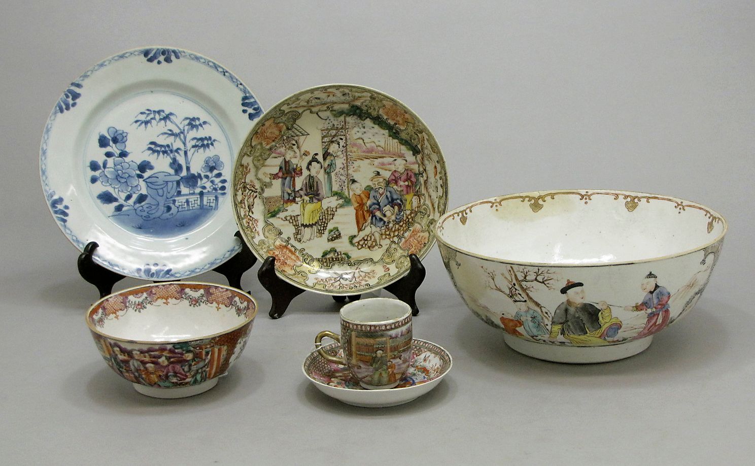 Bonhams : Six pieces of Chinese export porcelain