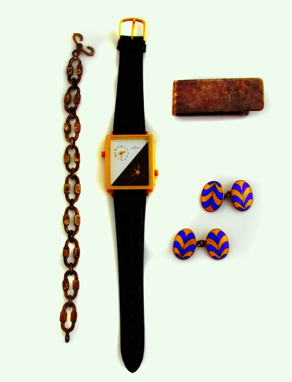 Bonhams : A collection of gent's costume items