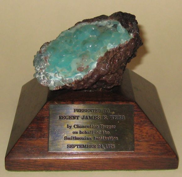 Bonhams : SMITHSONIAN ROCK SAMPLE.