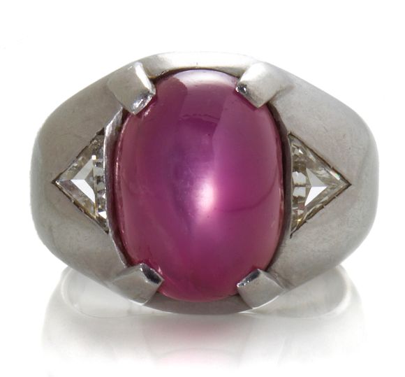 Bonhams : A star ruby and diamond ring