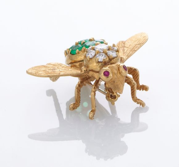 Bonhams : A diamond, emerald and eighteen karat gold bee brooch, Cartier