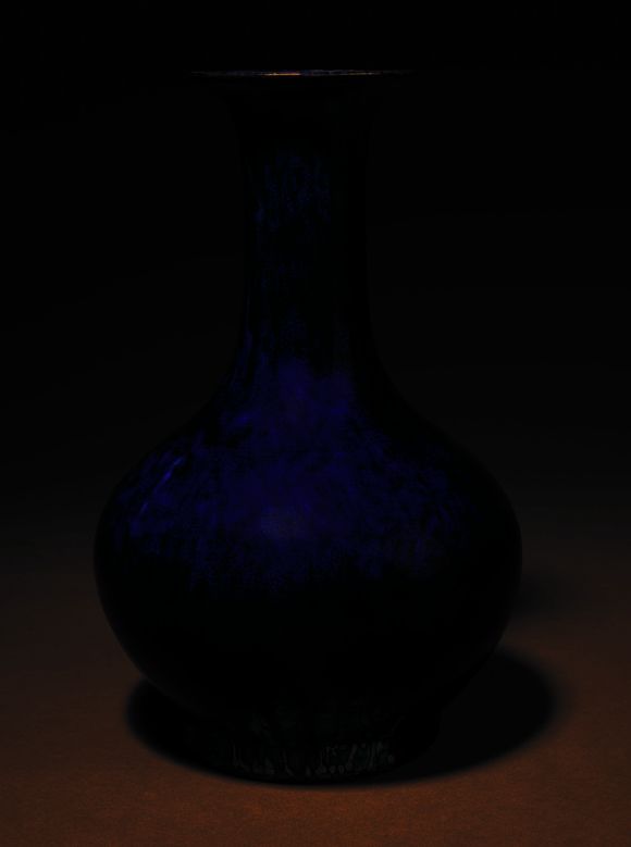 Bonhams : A transmutation blue glazed porcelain vase 18th/19th Century