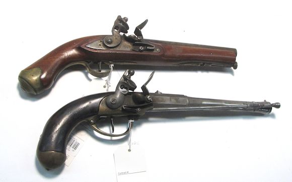 Bonhams : A lot of two reproduction flintlock pistols