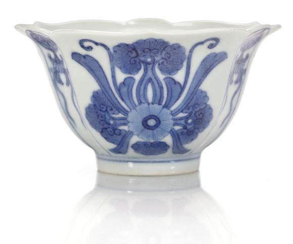 Bonhams : A Nabeshima-style porcelain fluted cup Arita ware, Imari type ...