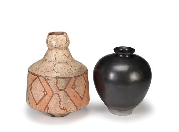 Bonhams : Two Latin American jars