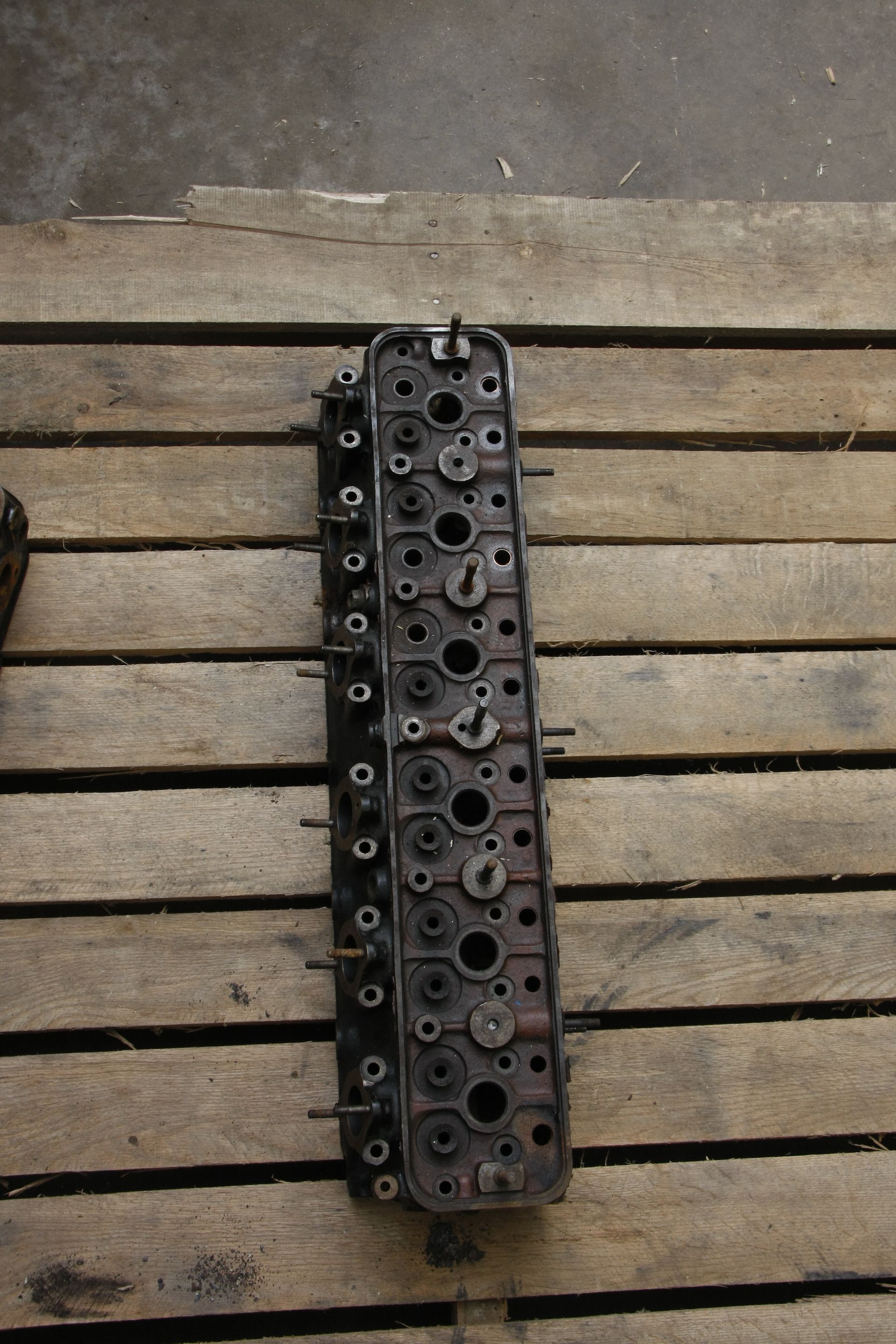 Bonhams Cars : A Bentley 3 ½ l cylinder head