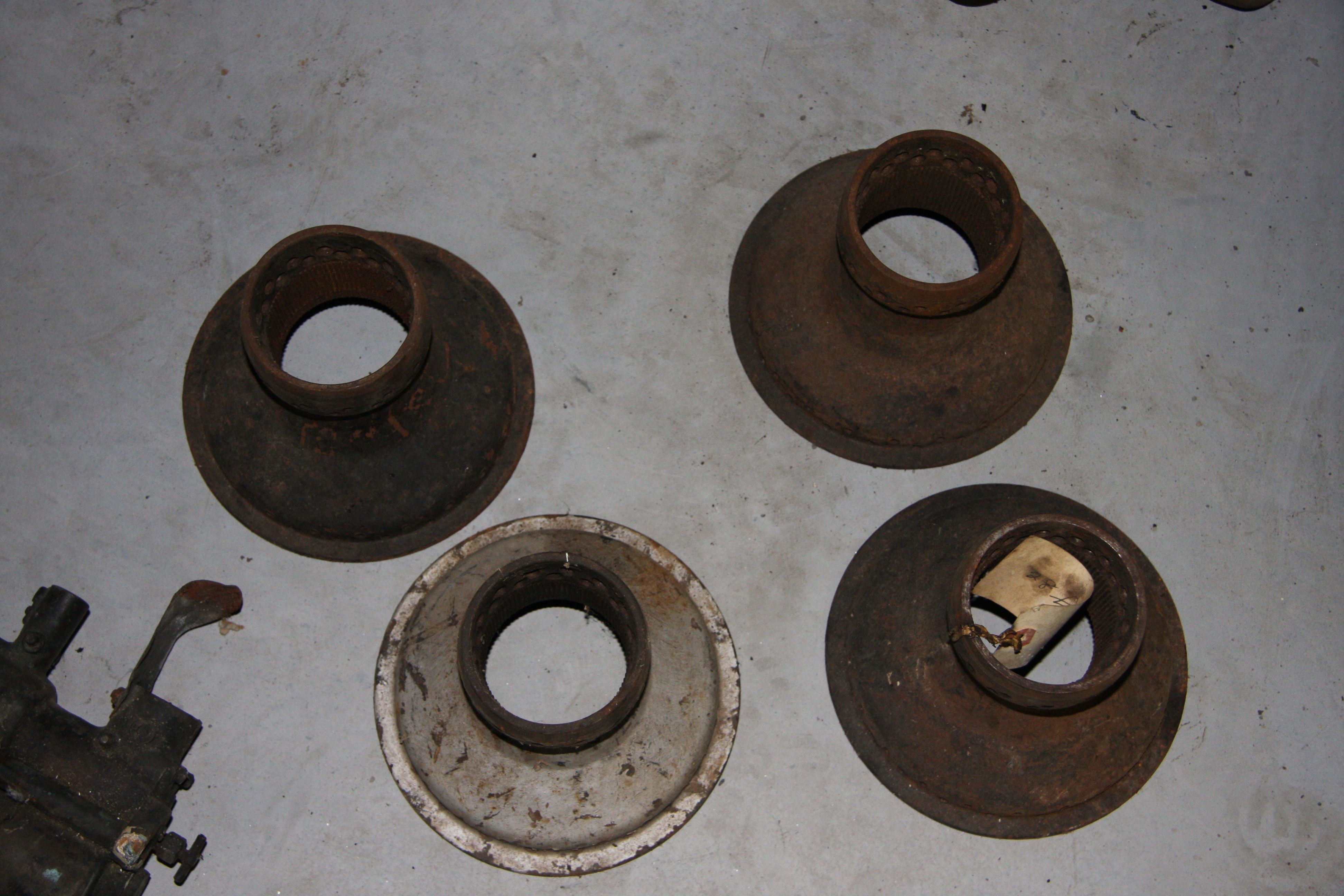 Bonhams Cars : A set of Rudge 'knock-off' wheel centers,