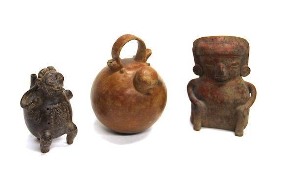 Bonhams : Three ancient Colombian pottery vessels