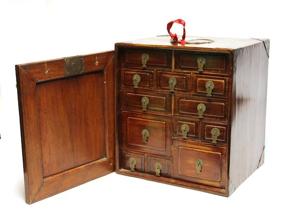 Bonhams : A Chinese traveling box