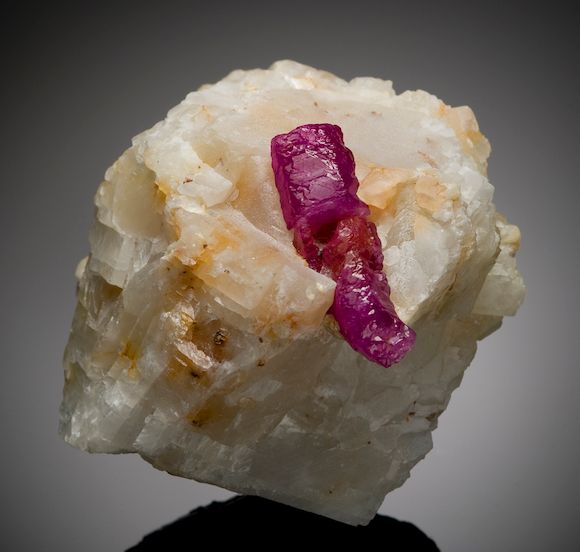 Bonhams : Ruby on Calcite