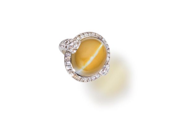 Bonhams : A chrysoberyl cat's eye and diamond ring