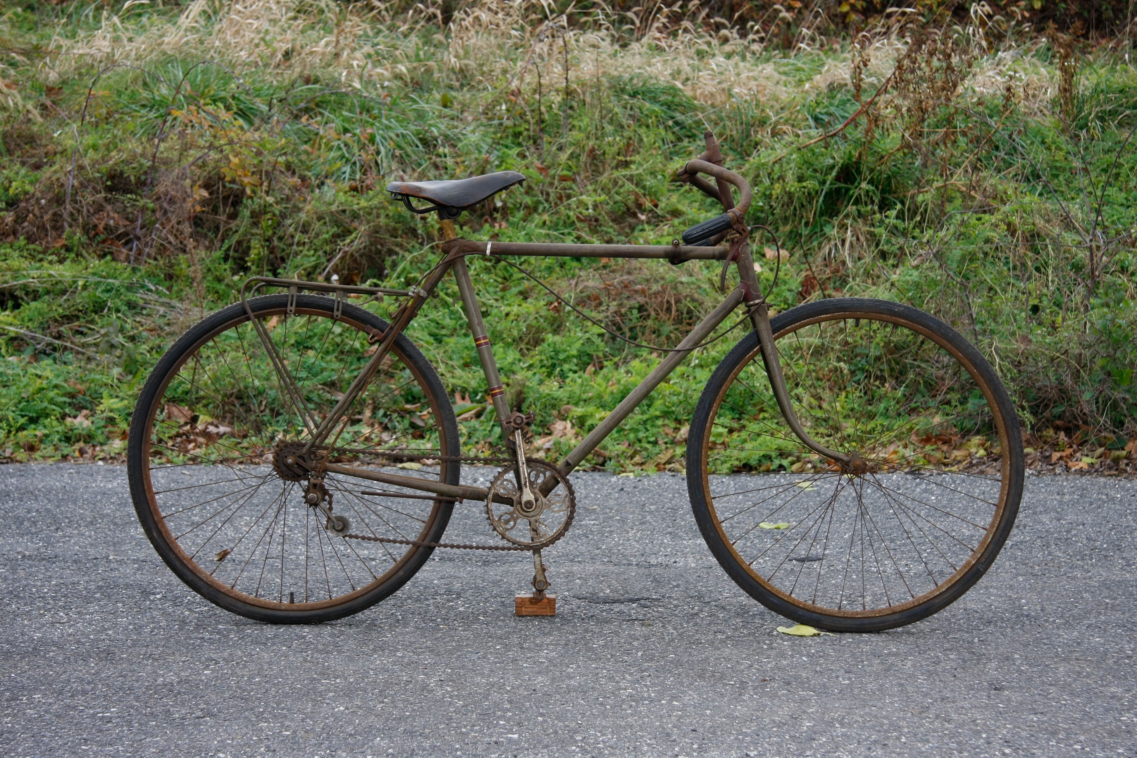 Bonhams Cars : A racing bicycle, believed to be French-made,
