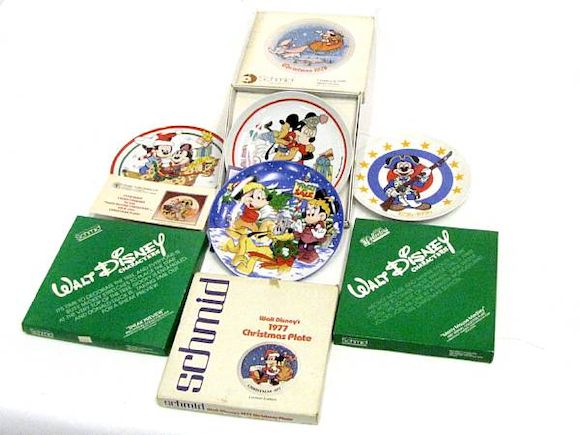 Bonhams : Schmid Disney Plates