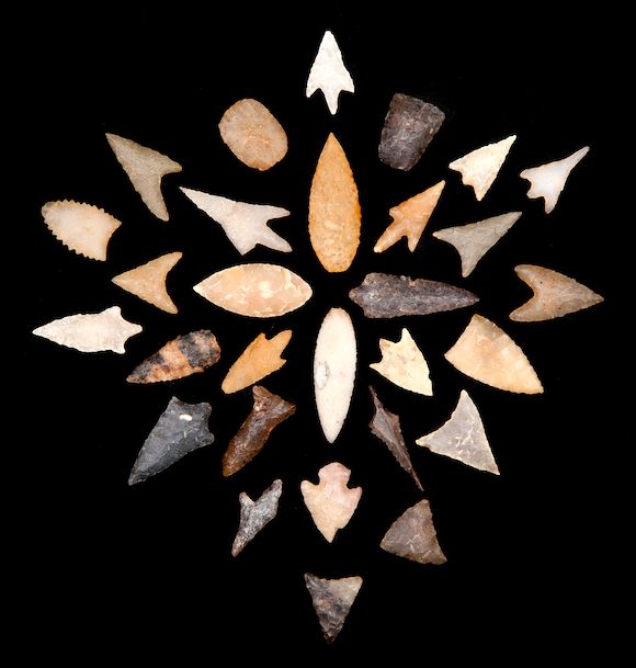 Bonhams : Collection of 29 Neolithic Projectile Points