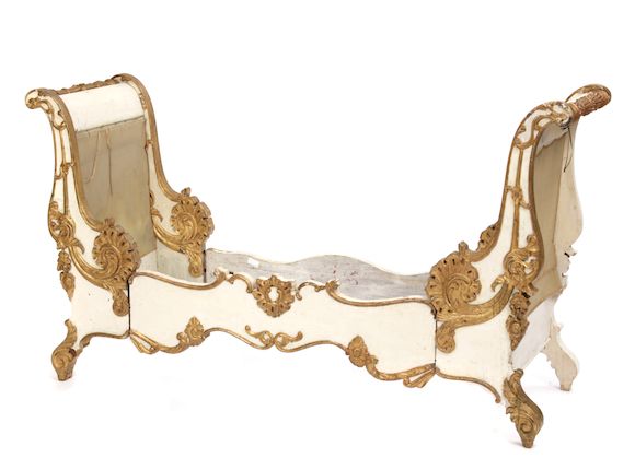 Bonhams : A Russian Rococo style parcel gilt paint decorated daybed