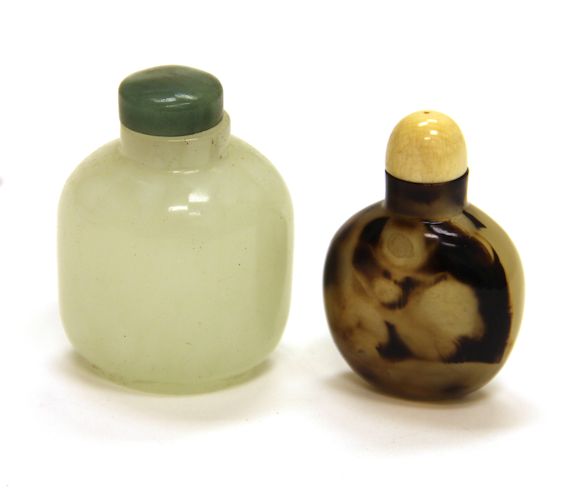 Bonhams : A glass snuff bottle