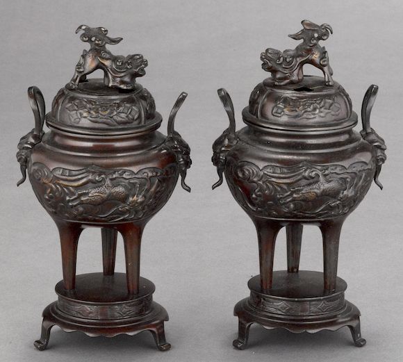 Bonhams : A pair of patinated bronze tripod censers Late Meiji/Taisho ...