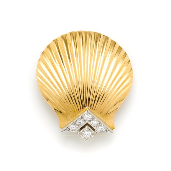 Bonhams : A diamond, 14k gold and platinum shell brooch