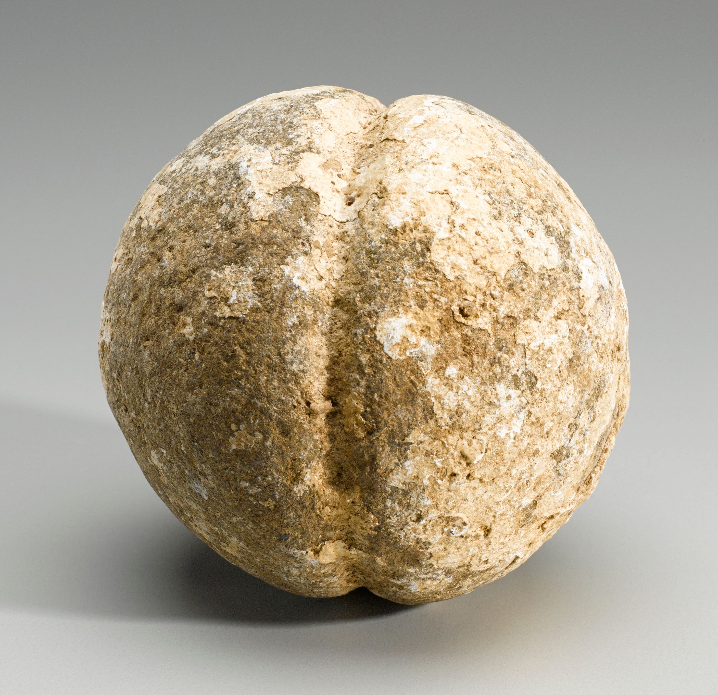 Bonhams : Ancient Round Grooved Sinker, Hawaiian Islands