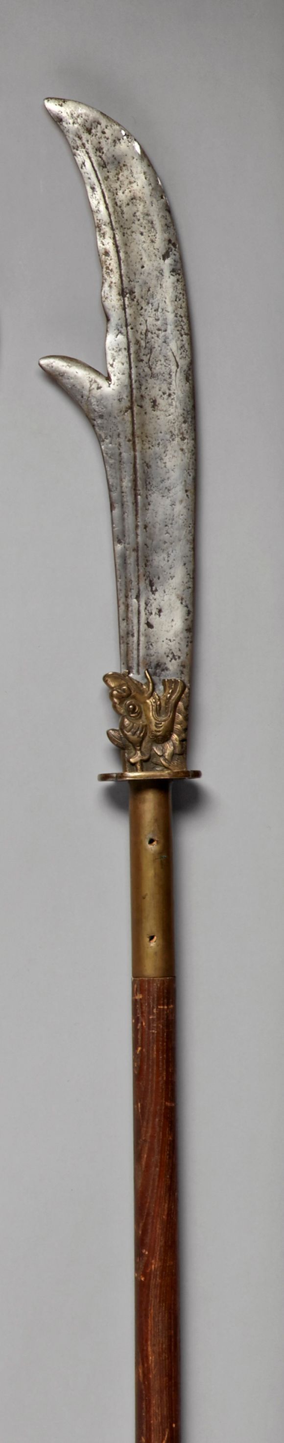 Bonhams : A Chinese halberd -Select US Arms Type-