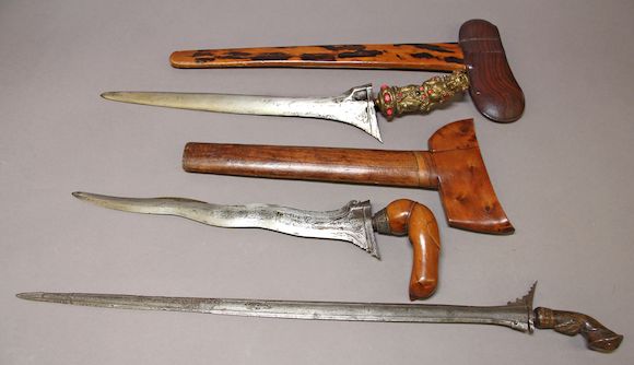 Bonhams : A lot of three Indonesian keris -Select US Arms Type-