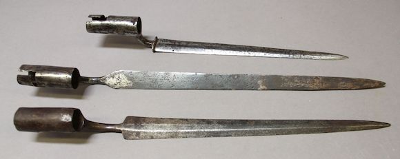 Bonhams : A lot of three American socket bayonets -Select US Arms Type-