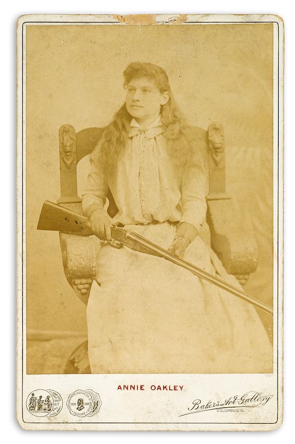 Bonhams : OAKLEY, ANNIE (PHOEBE ANN MOSES). 1860-1926. Photograph Signed ("Annie Oakley") and ...