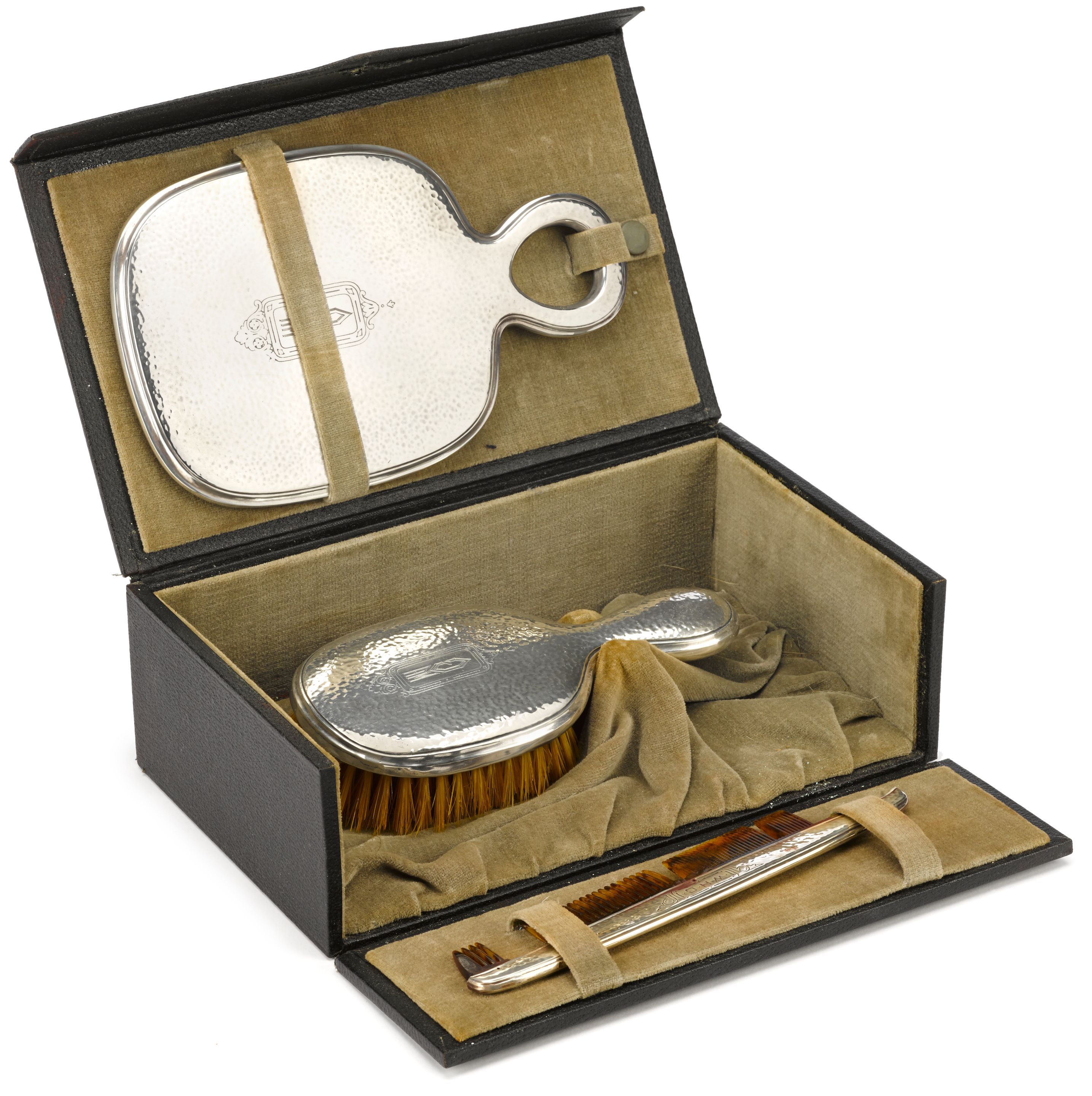 Bonhams Cars : A gentleman's Sterling vanity set,