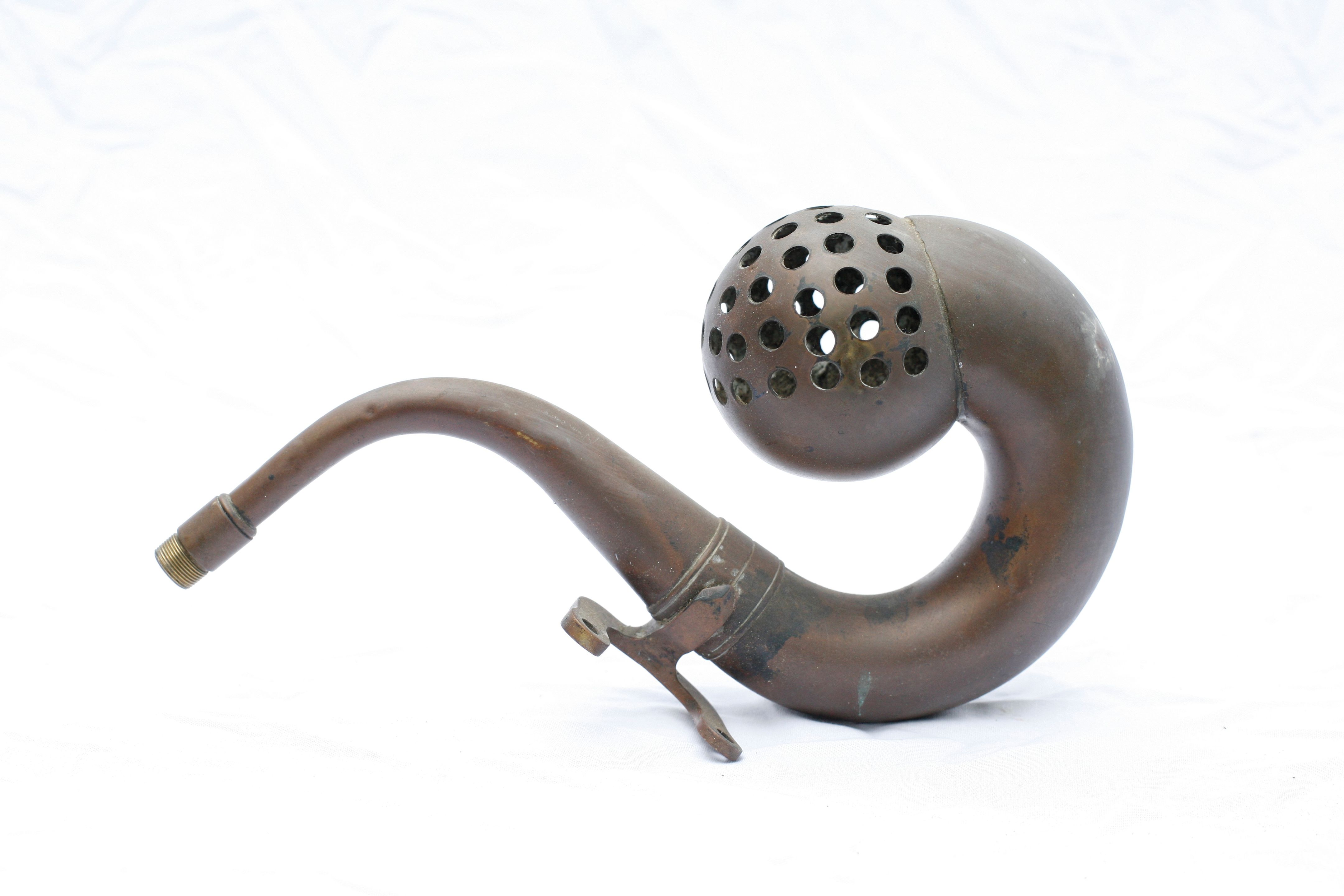 Bonhams Cars : A "Pipe" style bulb horn.