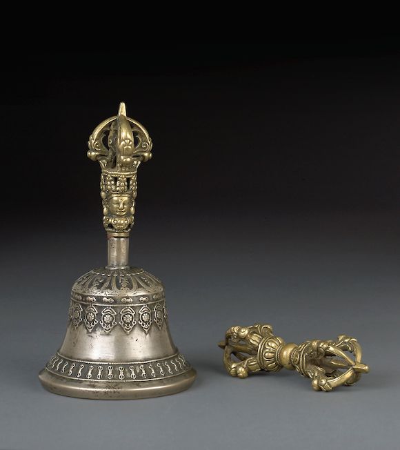 Bonhams : A Sino-Tibetan ghanta and vajra 18th century