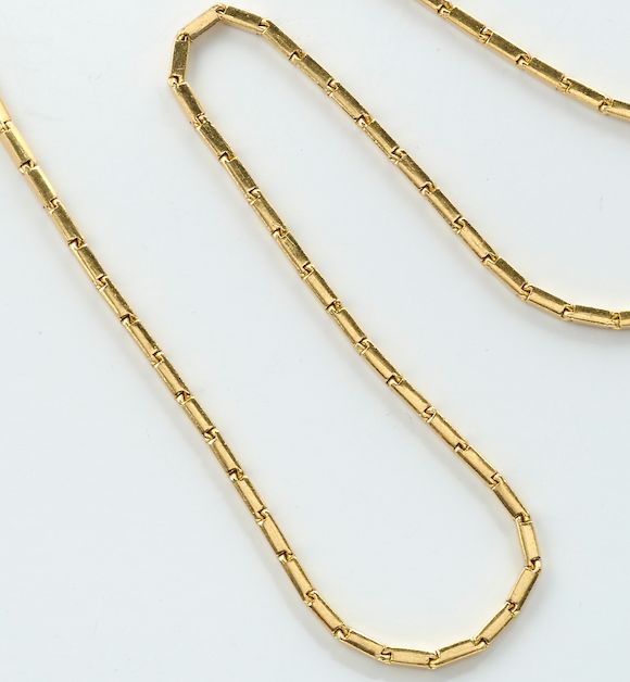 Bonhams : A 22k gold baht chain necklace