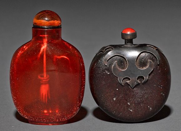 Bonhams : Two snuff bottles
