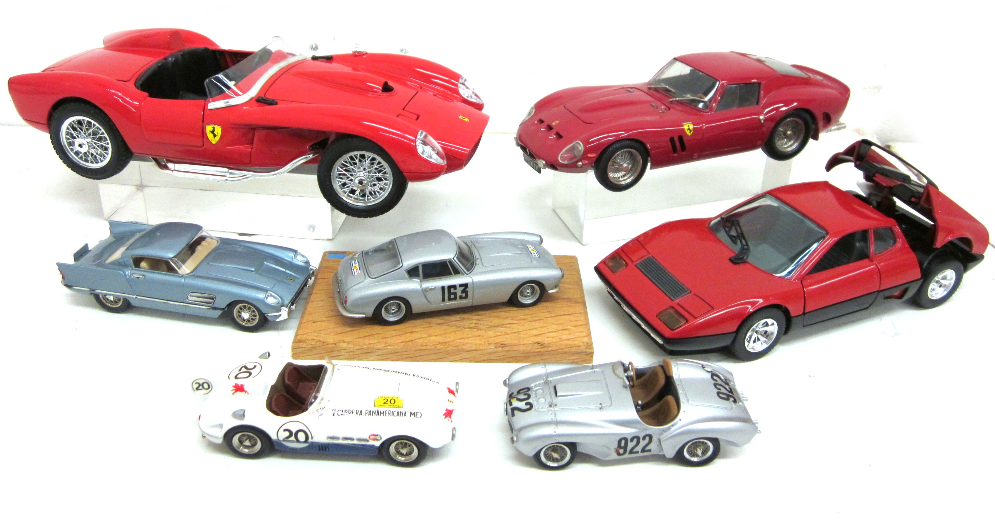 Bonhams Cars : A lot of Ferrari scale models,