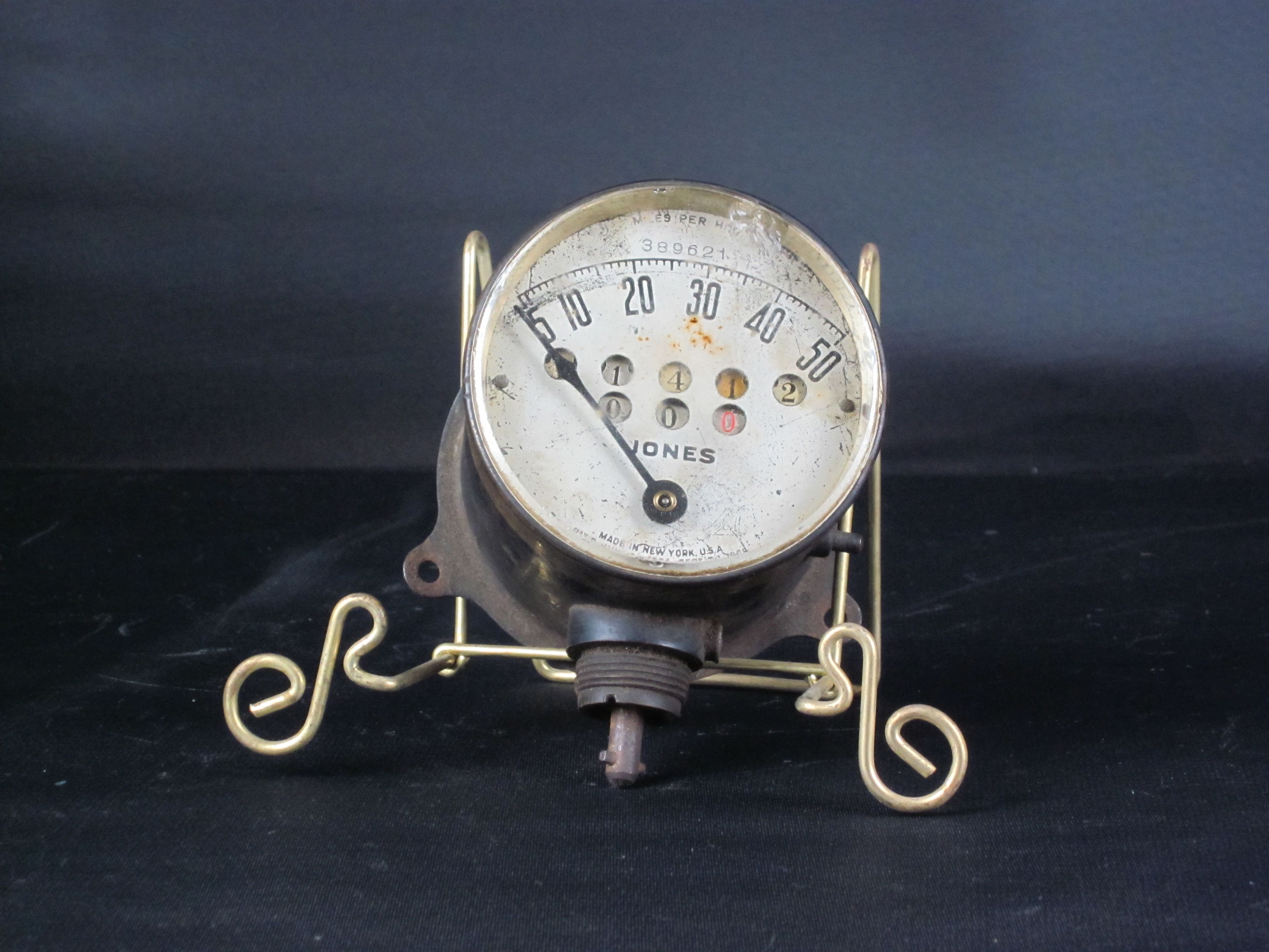 Bonhams Cars : A 50mph Jones speedometer,