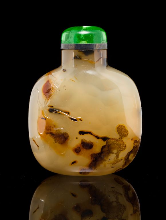 Bonhams : A carved silhouette agate snuff bottle 1780-1850