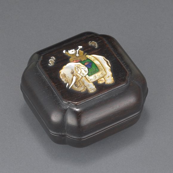 Bonhams : A small mother-of-pearl inlaid zitan box