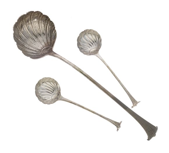 Bonhams : An assembled group of three George III sterling silver Onslow ...