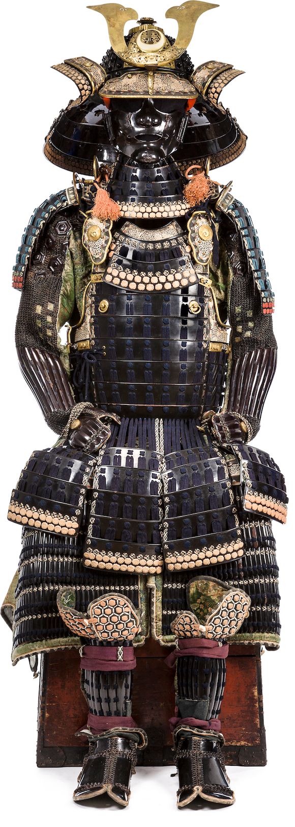 Bonhams : A black lacquer Daimyo armor with a mogami cuirass Edo period (18th century)