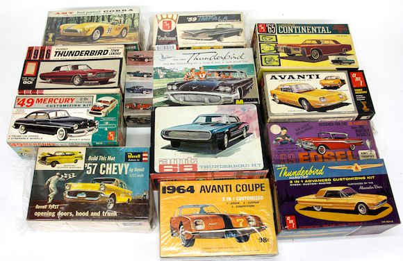 Bonhams : Grouping of Boxed Model Kits