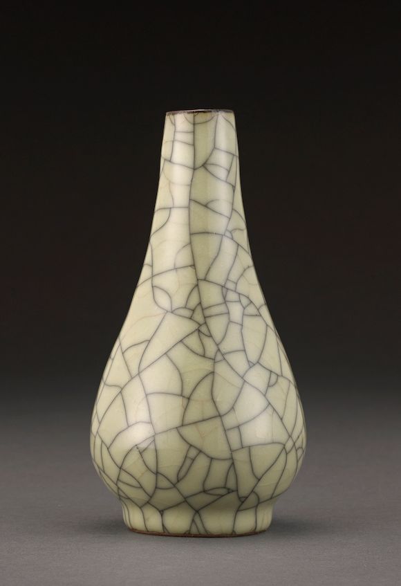 Bonhams : A Ge-type crackle glazed vase Qing dynasty