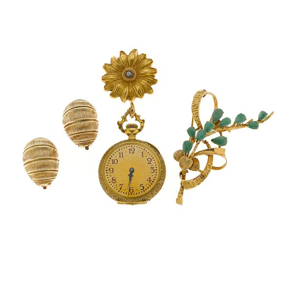 Bonhams : A collection of jade, simulant and gold jewelry